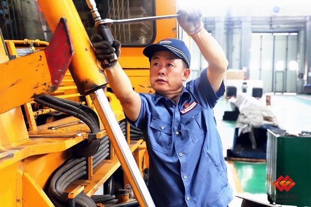 铁路装备神维分公司多举措抓好检修设备转场