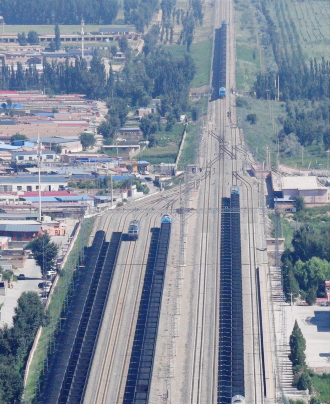 CHN Energy Achieves World's First 15,000-Ton Heavy Haul Train Platoon
